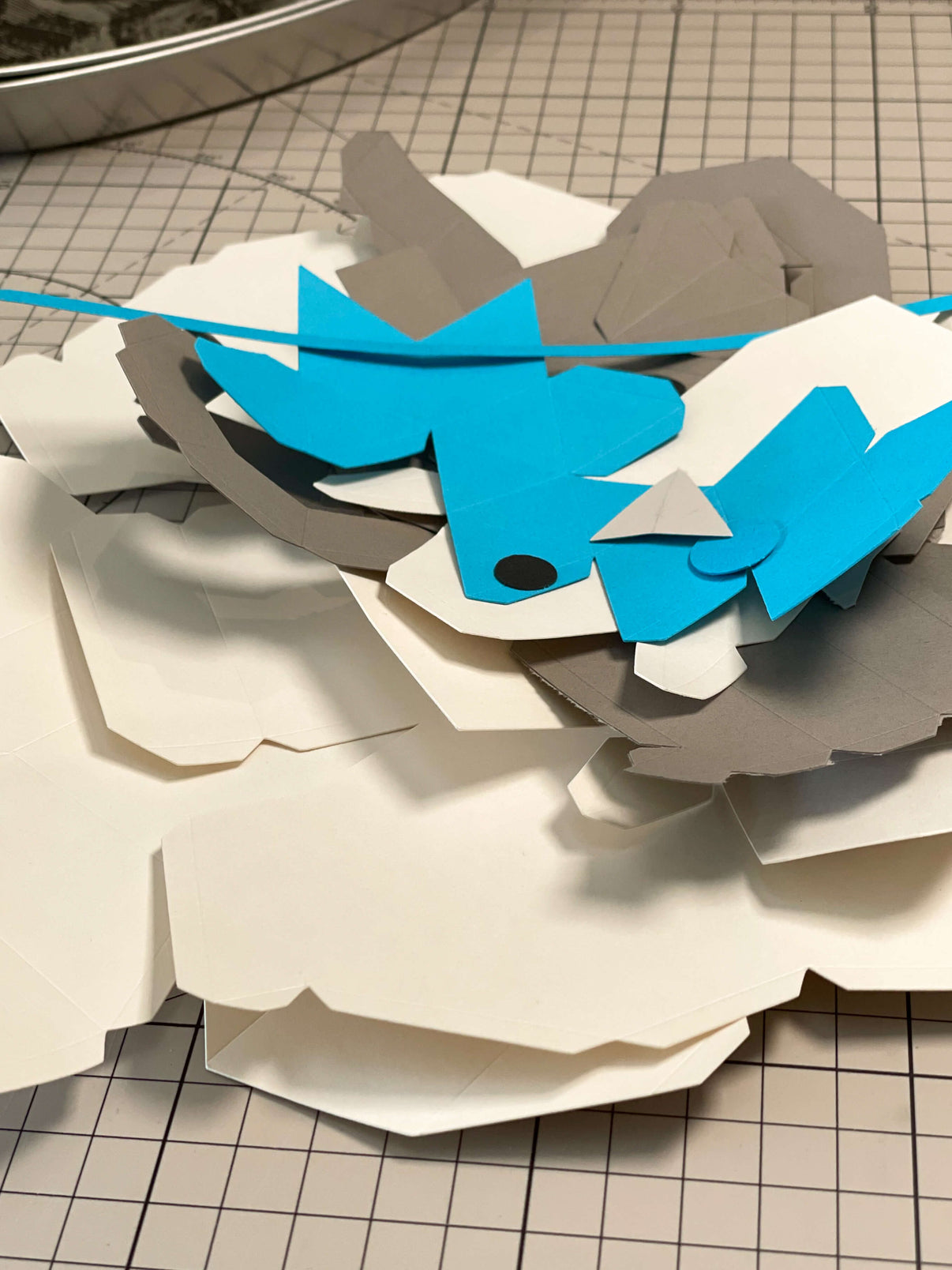 Cat Play Yarn Ball Papercraft Template | Cat Decor | ElkaYang – Elka Yang